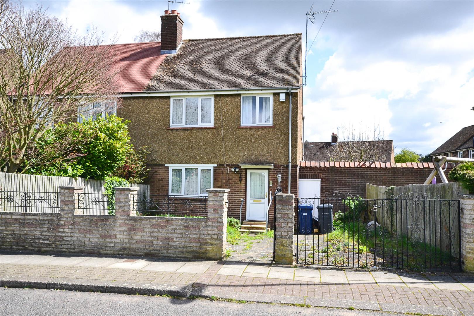 Free property report 2 Armstrong Crescent, New Barnet, Barnet, EN4 9BT ...