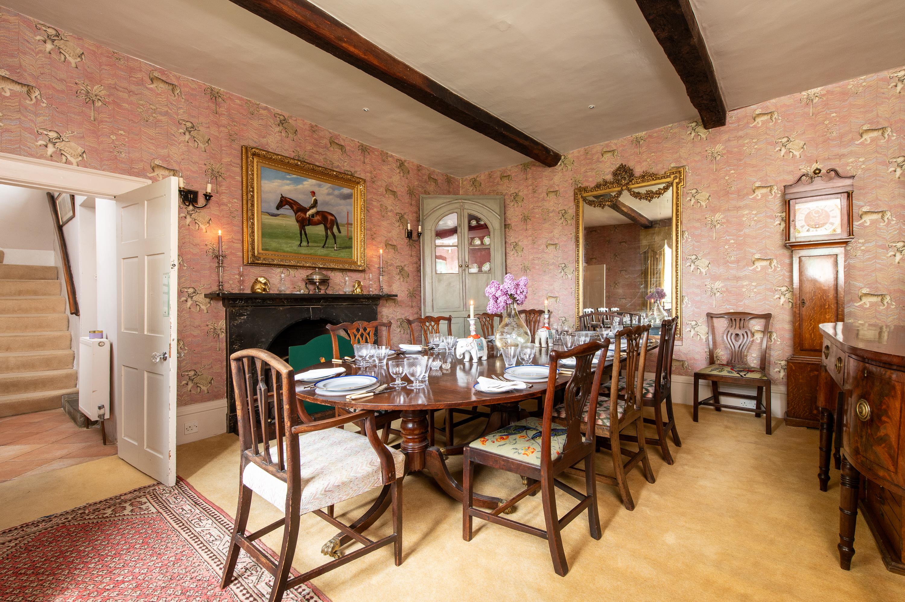 Photos of Cropredy Lawn, Cropredy, Banbury, Oxfordshire OX17 - 67704922 ...