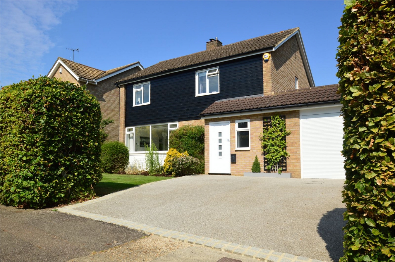 Free property report 7, Stag Green Avenue, Hatfield, AL9 5EB - Chimnie