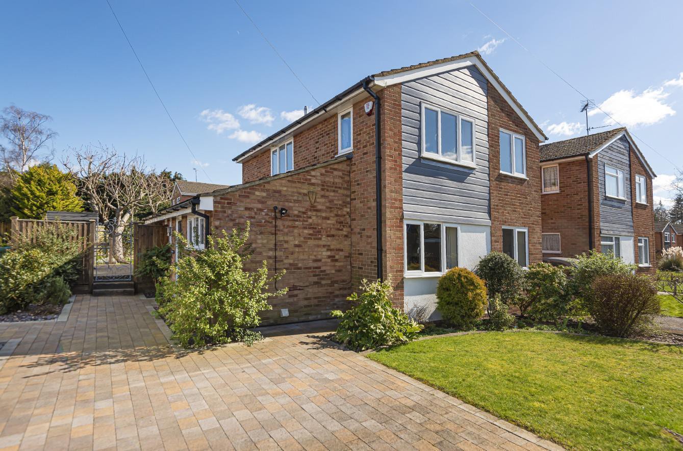 Free property report 16, Royle Close, Chalfont St. Peter, Gerrards ...