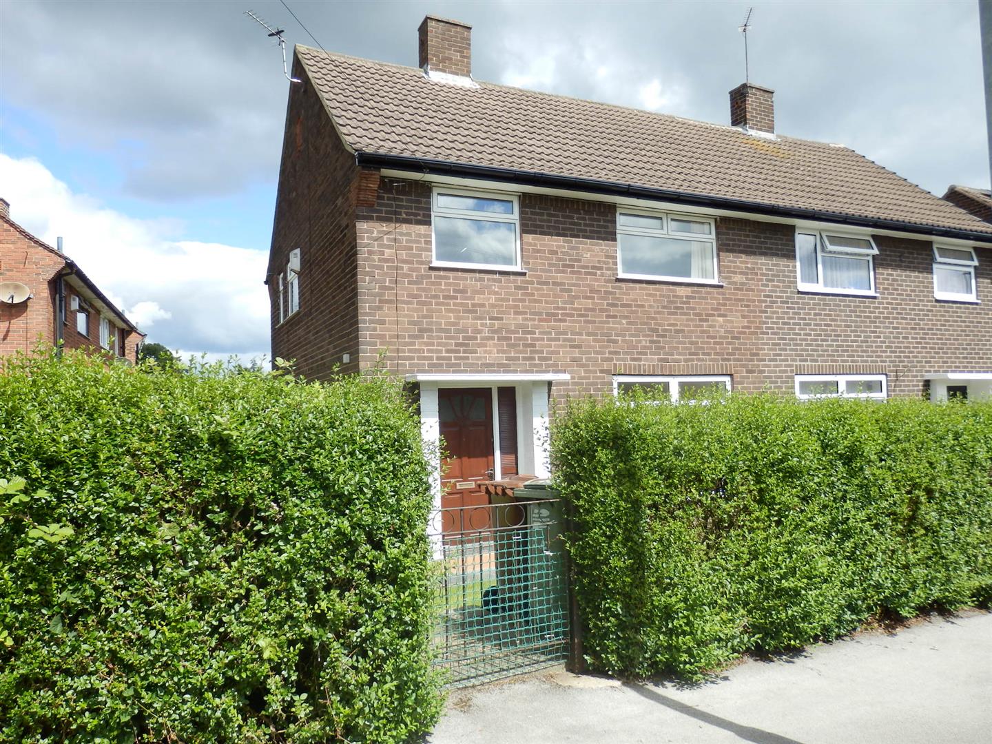 Free property report 35, Stanks Drive, Leeds, LS14 5PT - Chimnie