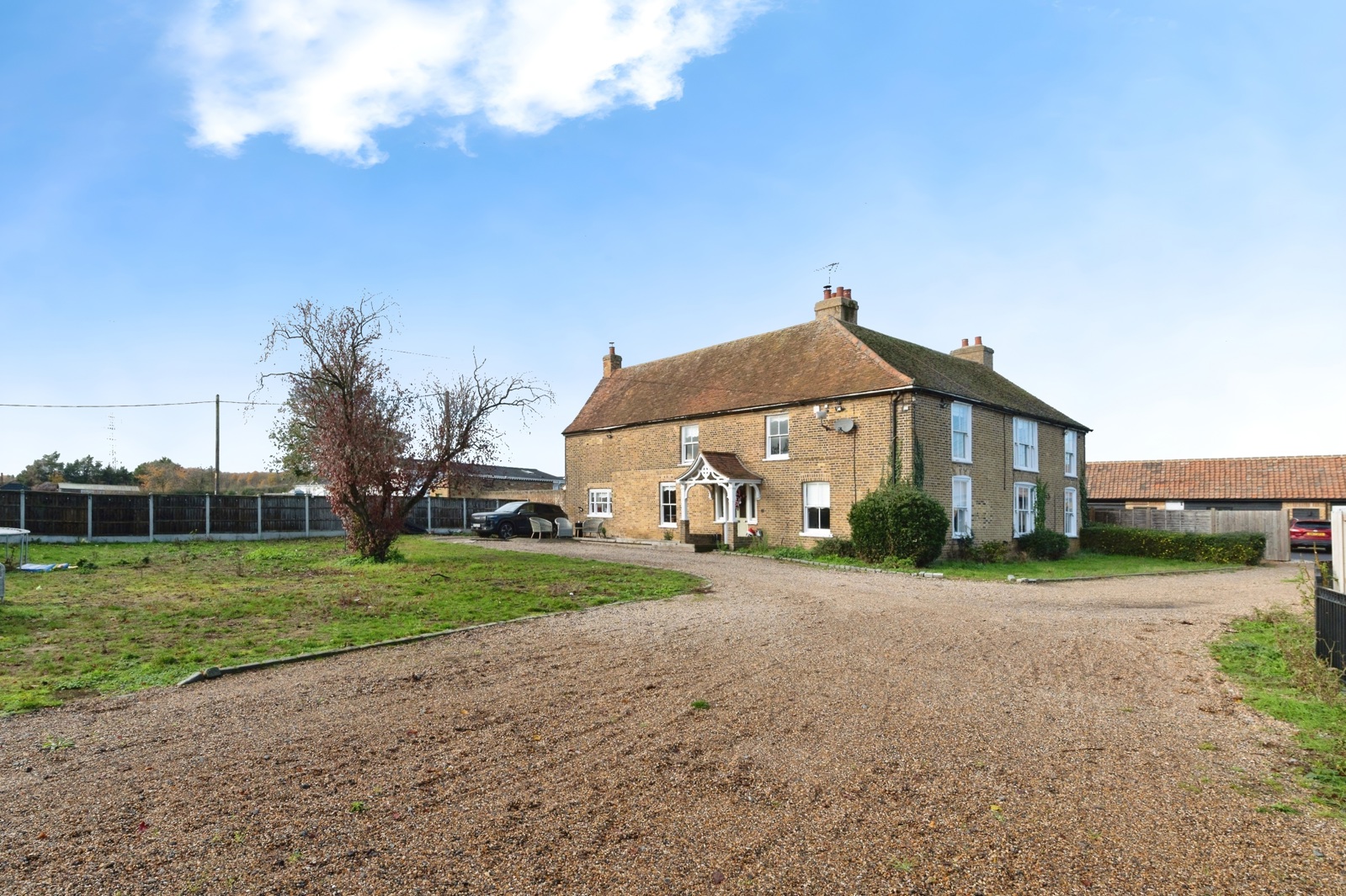 6 bedroom detached house for sale in Stanford-Le-Hope - Million Plus ...