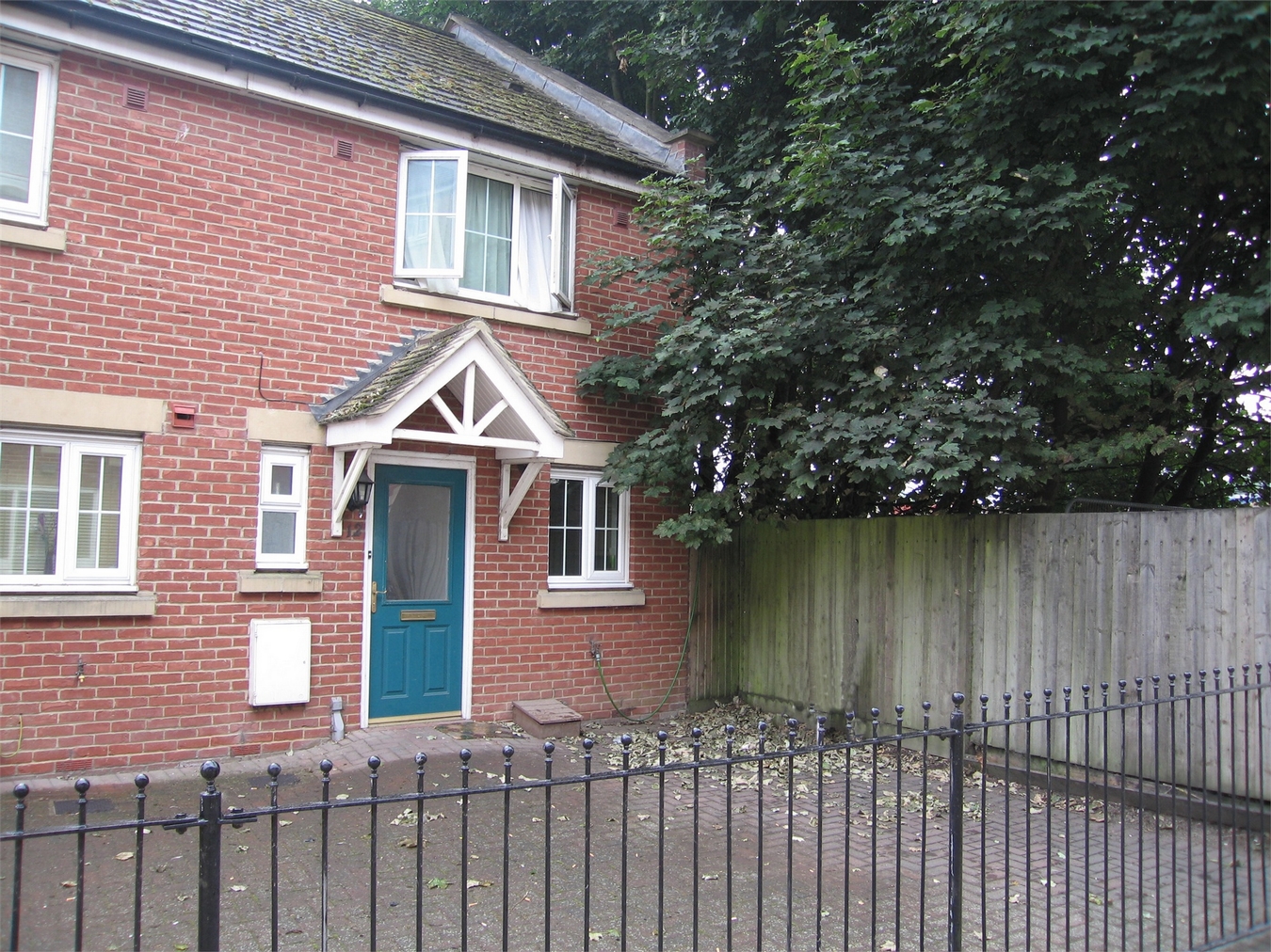 Free property report 12 Bramley Court, Luton Road, Dunstable, LU5 4GA ...