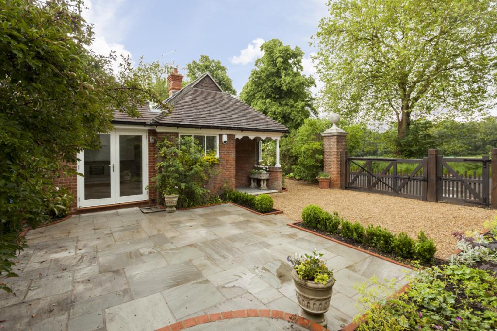 Free property report Bristol Cottage, Telegraph Road, London, SW15 3SY ...
