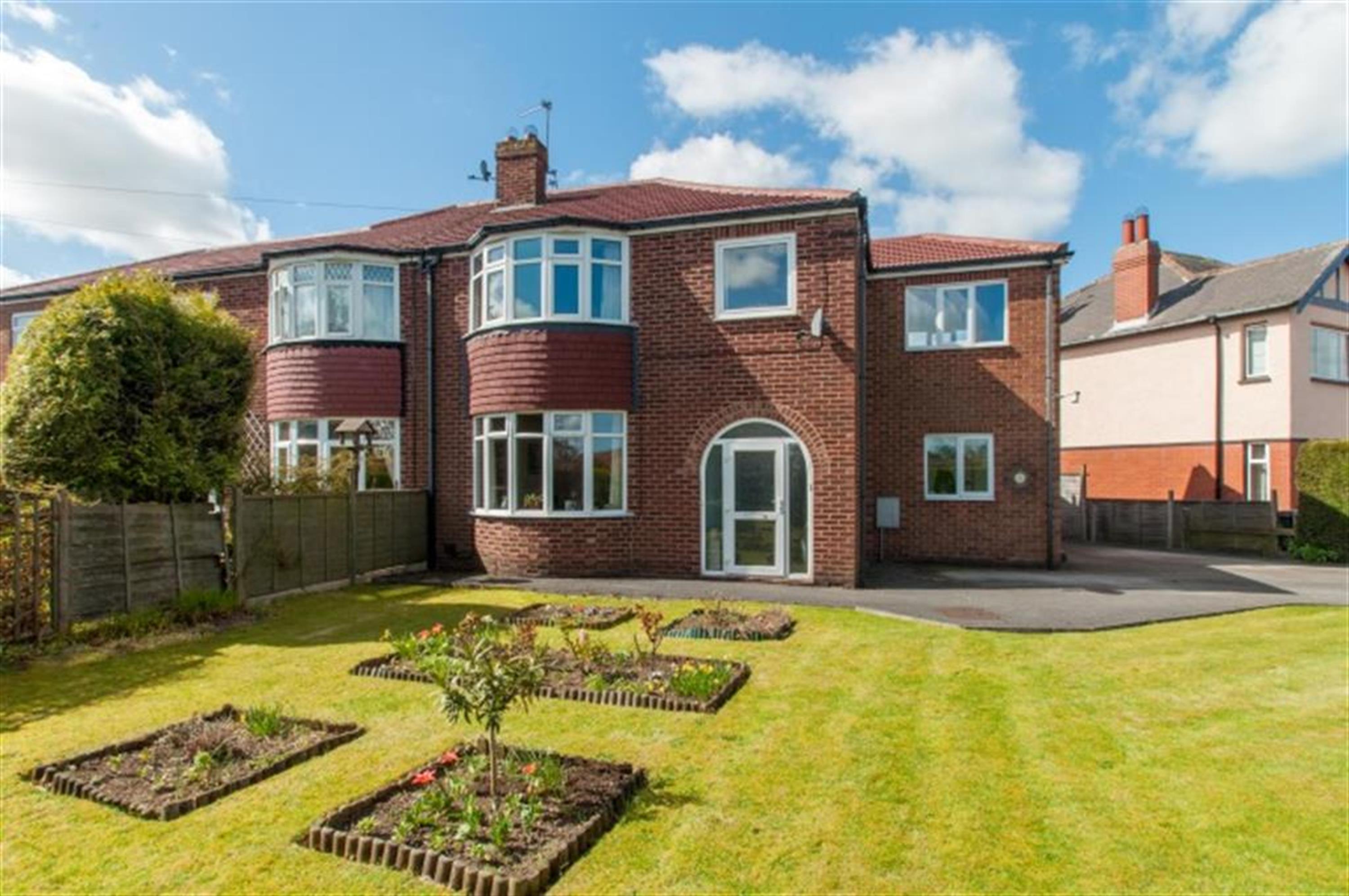 Free property report 1 Crag Hill View, Cookridge, Leeds, LS16 7LR - Chimnie