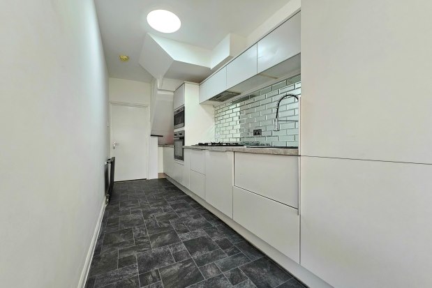 Free property report 254, Downham Way, Bromley, BR1 5NS - Chimnie