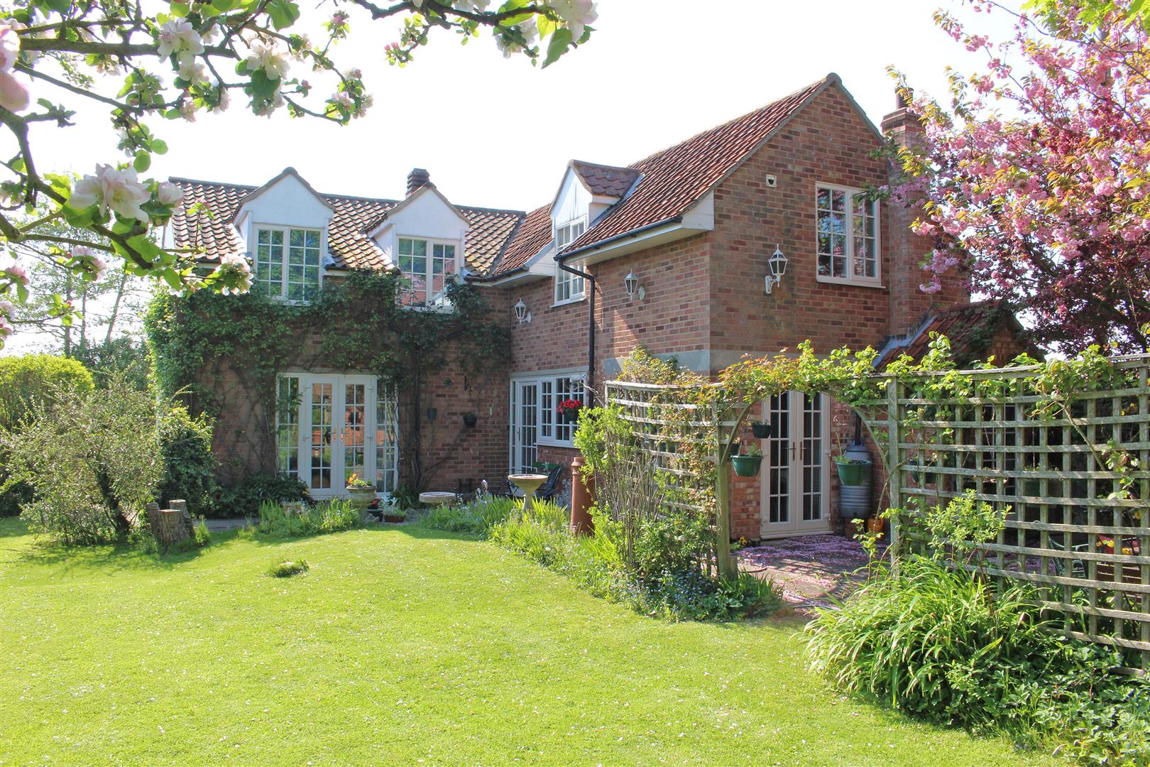 Free property report The Cottage, Aslackby Road, Kirkby Underwood ...
