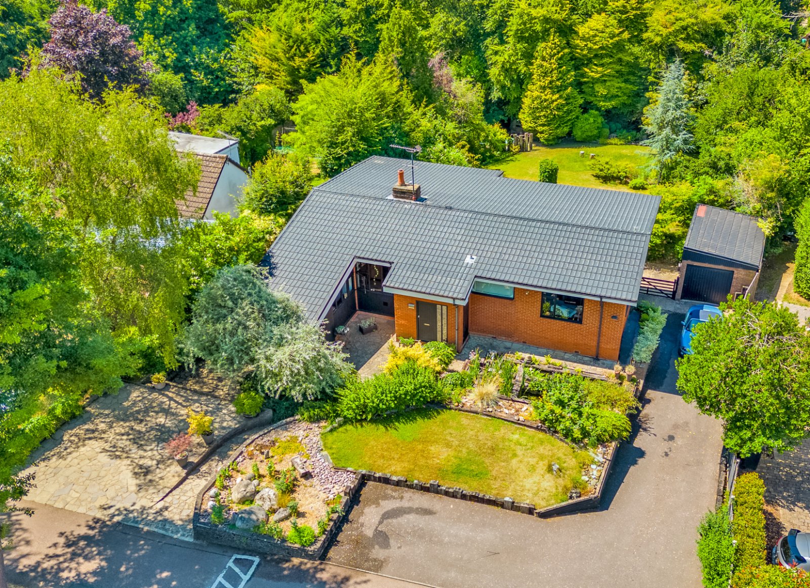 5 bedroom detached house for sale - Million Plus.com The Luxury Marketplace