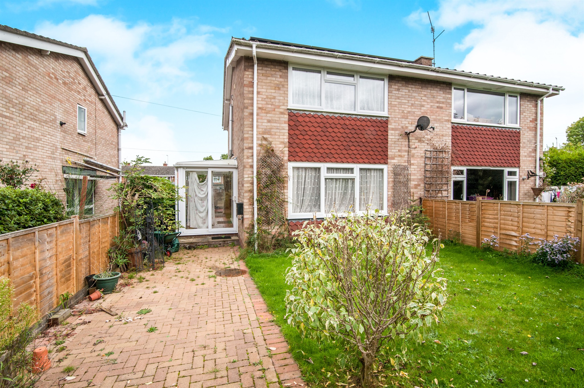 Free property report 4 Huntingfield Road, Bury St Edmunds, IP33 2JE ...