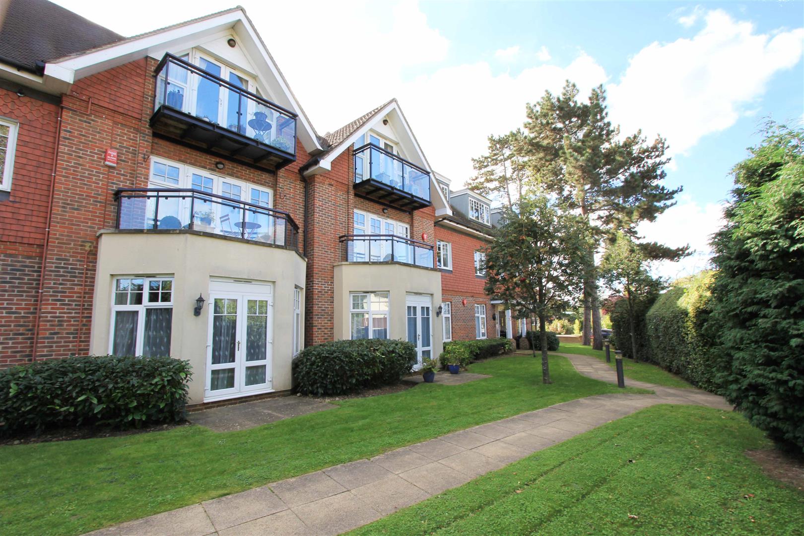 Free property report 9 Marsh Point, Marsh Road, Pinner, HA5 5ND - Chimnie