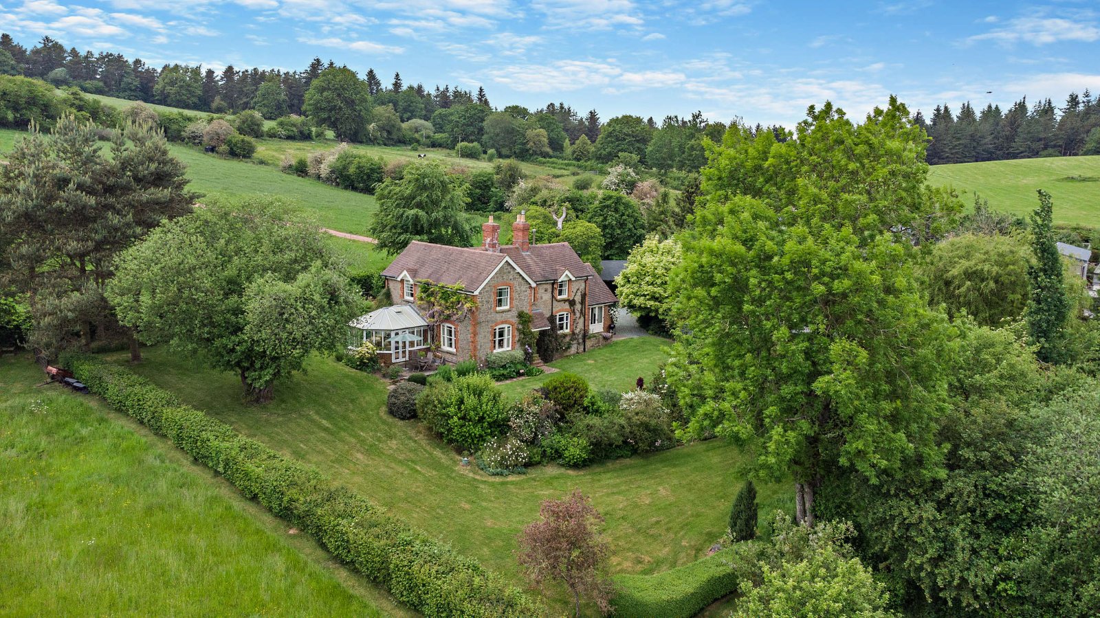 Free property report Black Venn House, Knighton, LD7 1NA - Chimnie