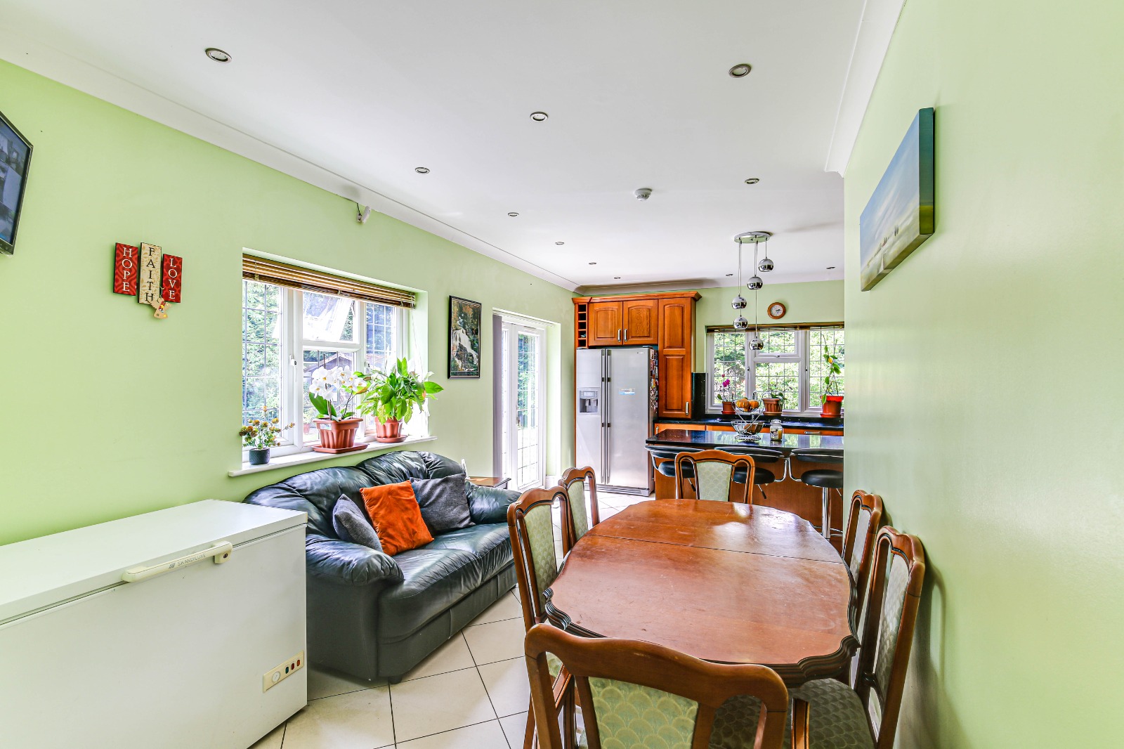 Photos of Shaw Crescent, South Croydon CR2 - 66085427 | PrimeLocation