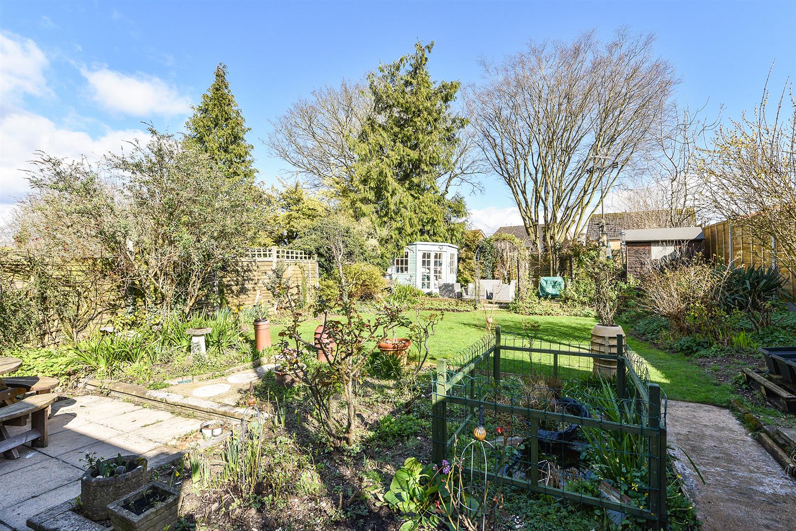 Free property report 27 Highlands Road, Andover, SP10 2PX - Chimnie