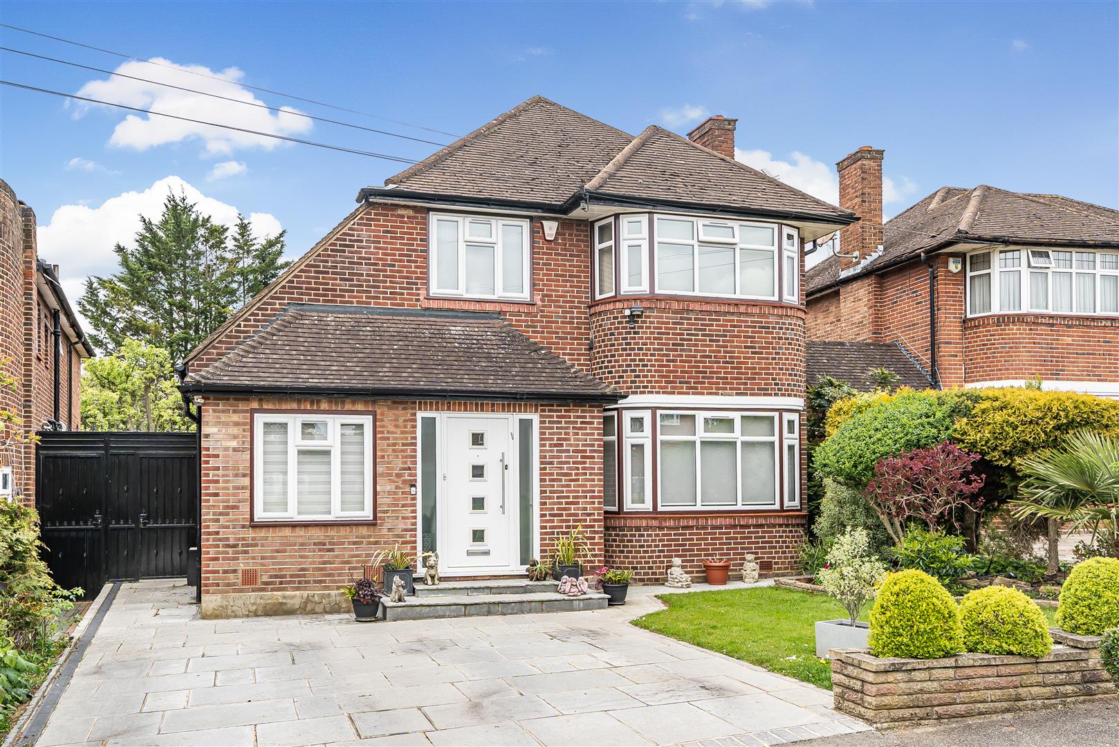 Free property report 55, Harrowes Meade, Edgware, HA8 8RR - Chimnie