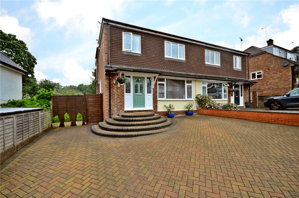 Free property report 13 Harts Leap Close, Sandhurst, GU47 8PB - Chimnie