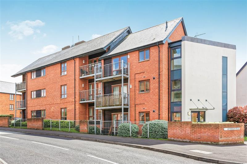 Free property report 16, Pear Tree Way, Basingstoke, RG21 5QE - Chimnie