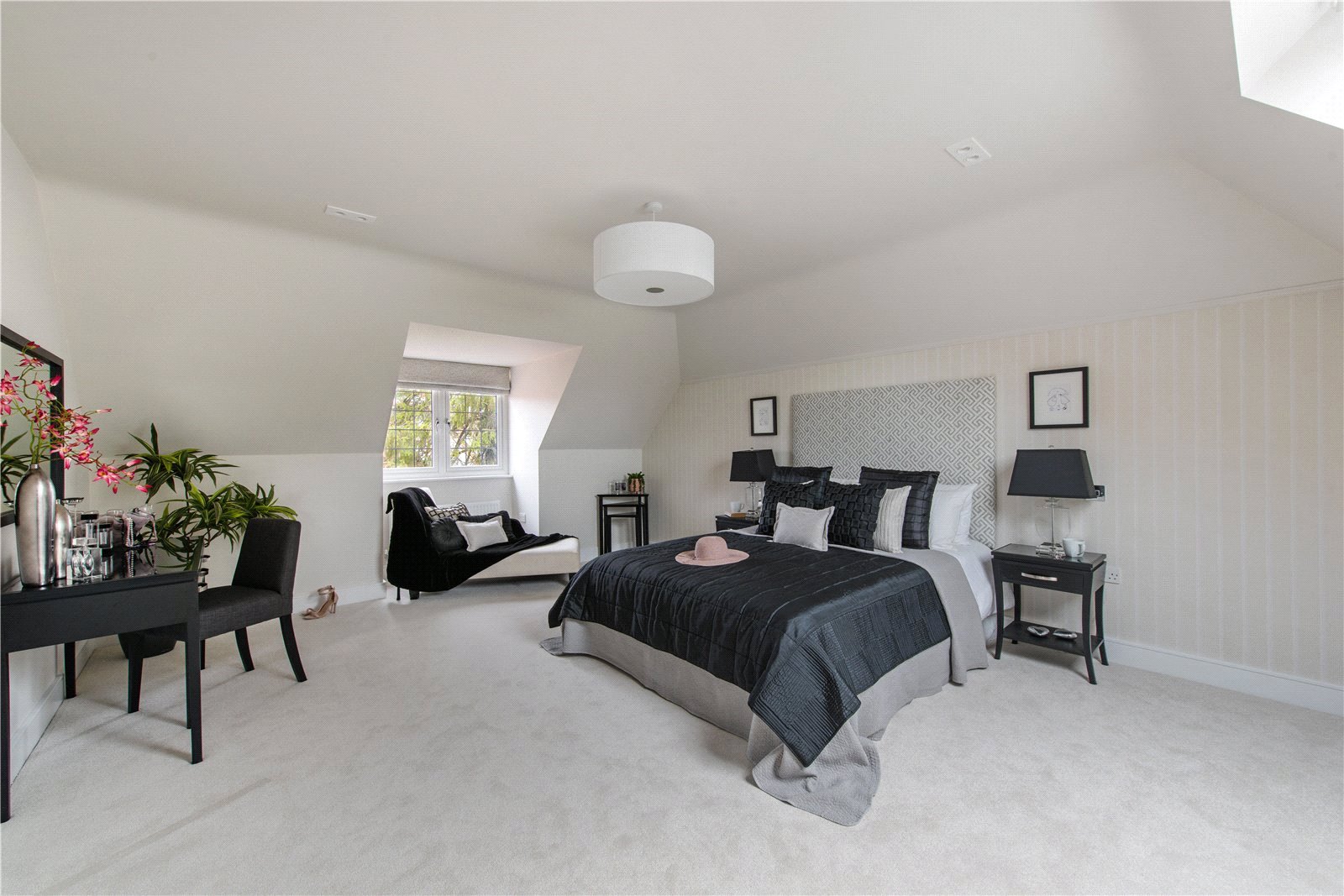 Photos of The Robins, Caterham CR3 - 68666769 | PrimeLocation